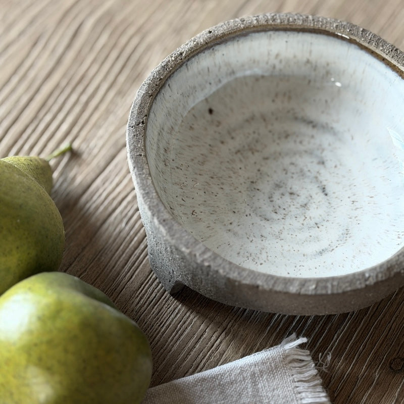 Assila Small Glazed Footed Bowl – Cowshed Interiors