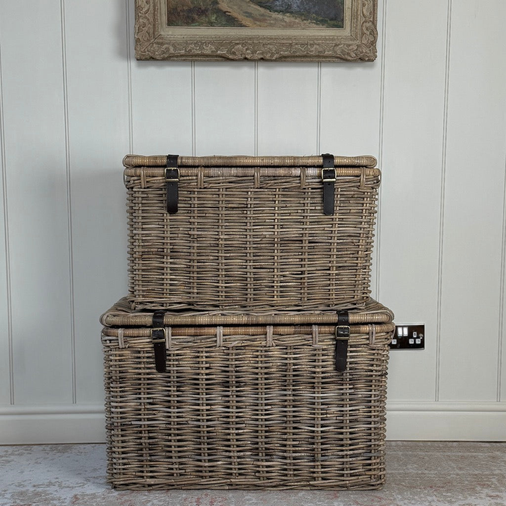 Large Wicker Hamper Baskets Lid Leather Straps 2 Sizes – Cowshed Interiors